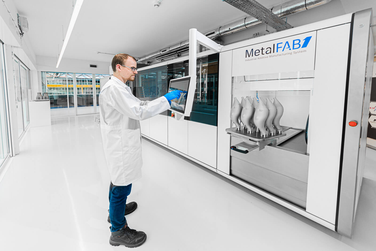 Article | KMWE shows growth ambitions in AM | Solutions Magazine | KMWE