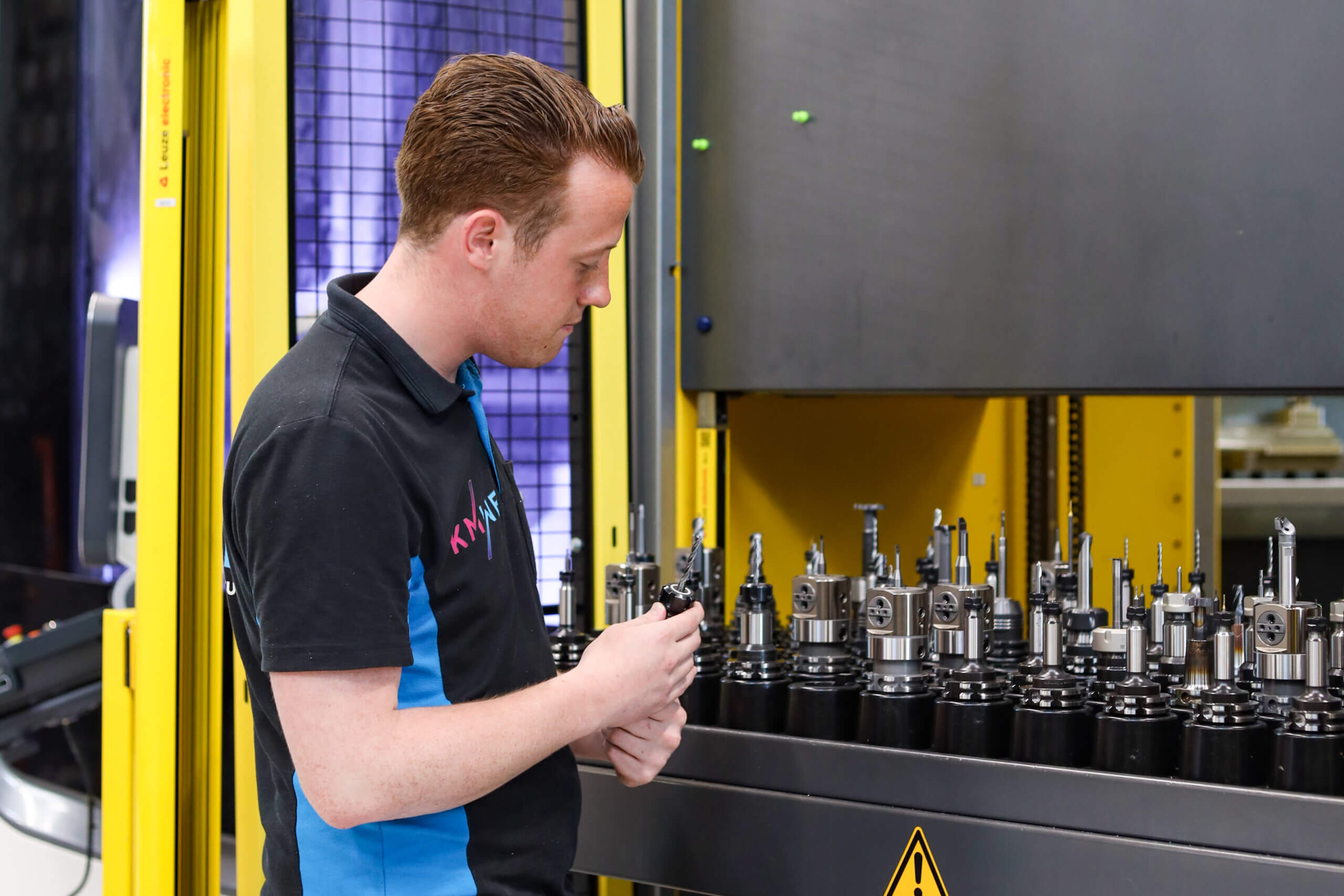 Article | How KMWE's advanced robotics supports ASML | by de Volkskrant ...